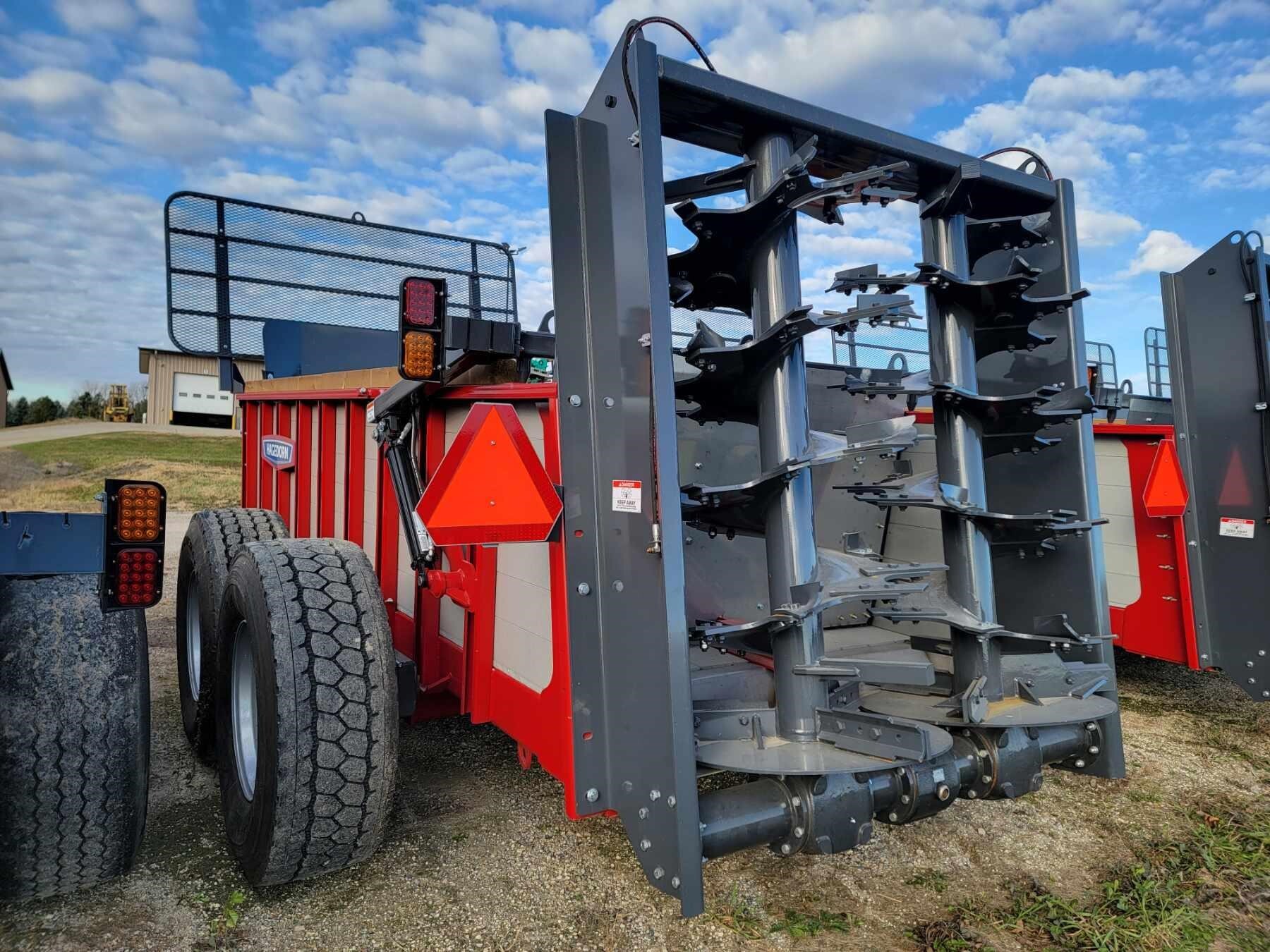 2025 Penta 5290V Manure Spreader - $Call | Machinery Pete