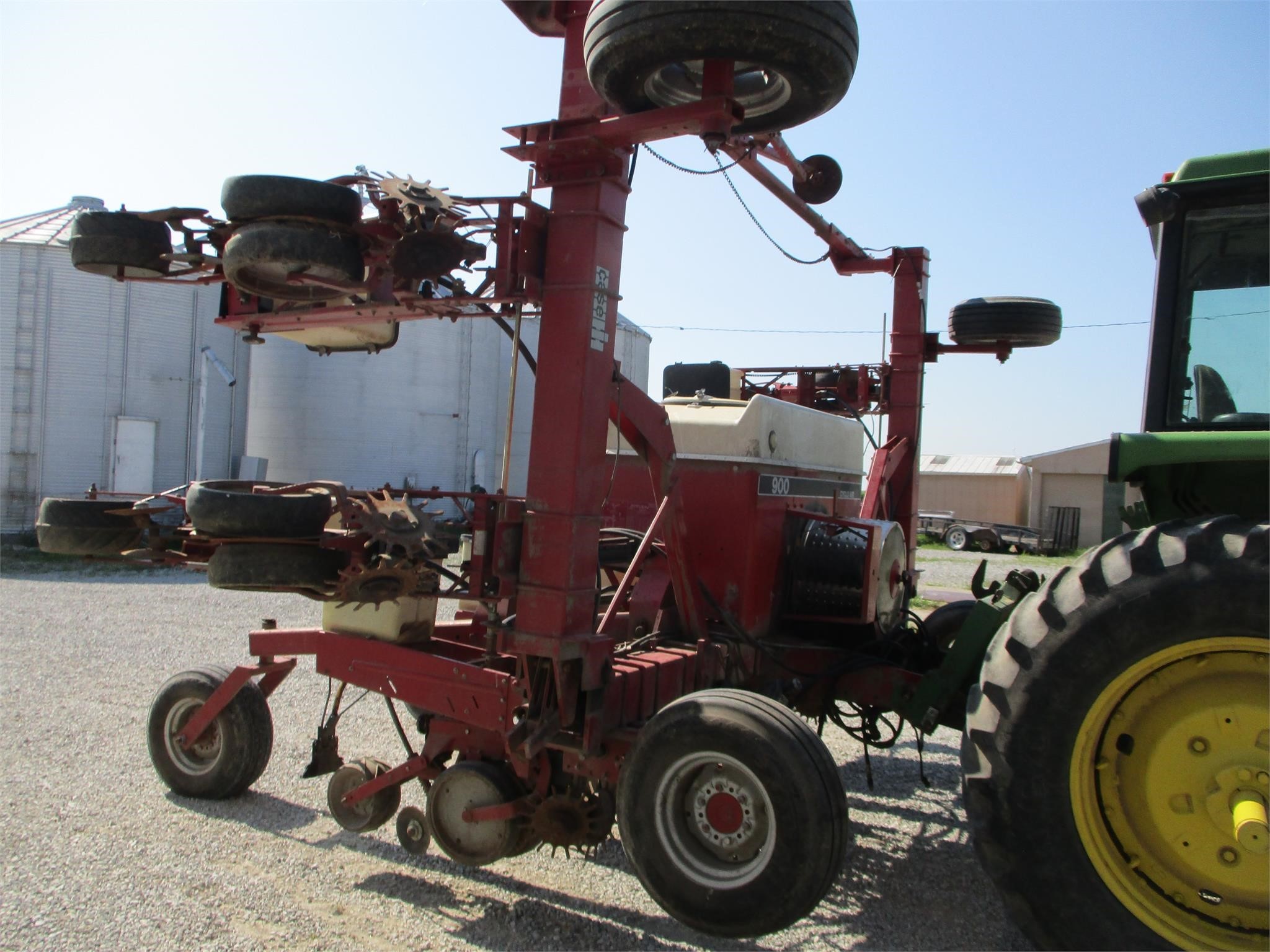 Case IH 900 Planter - $2,600 | Machinery Pete