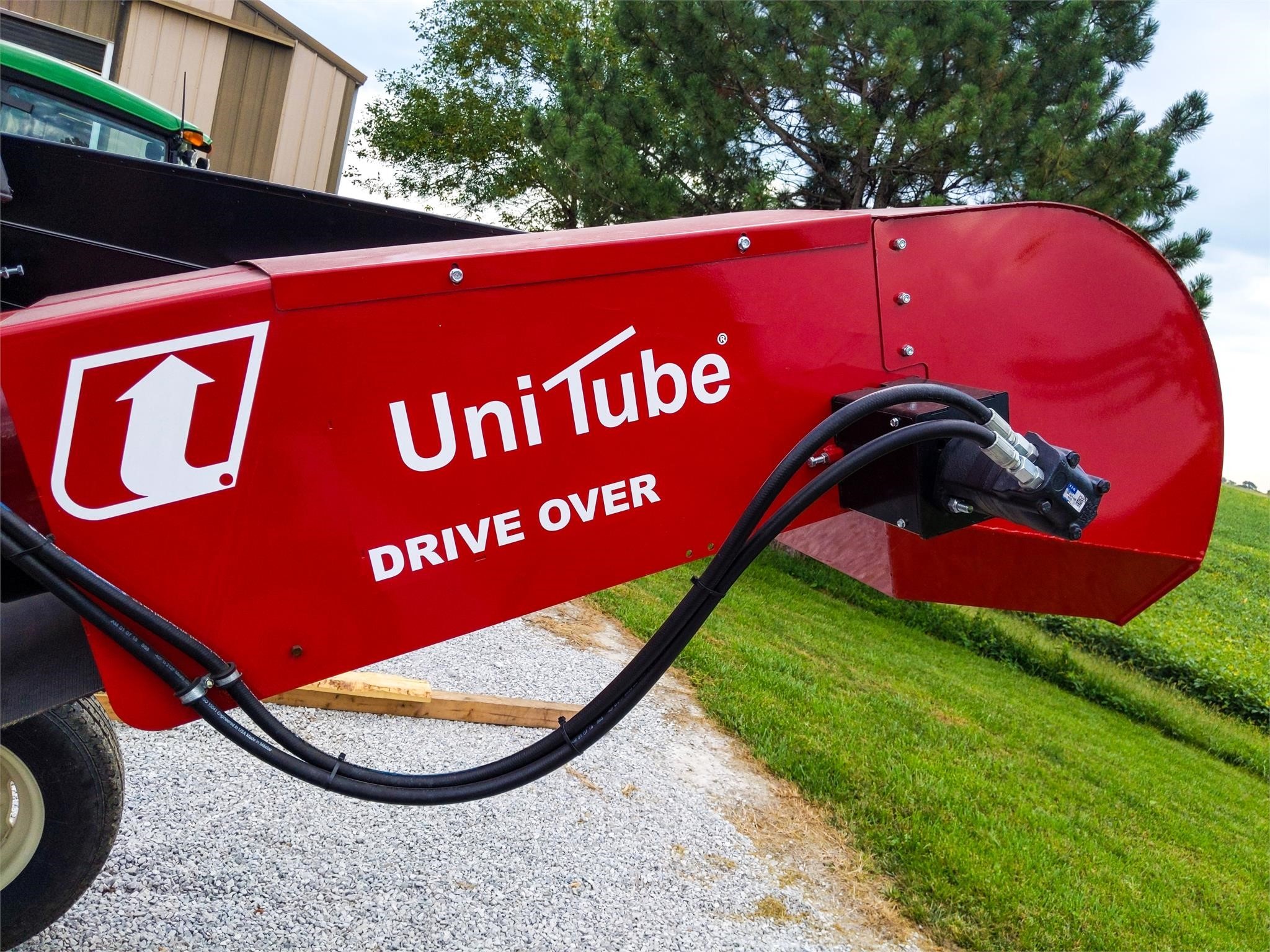 2025 Universal 2200 DRIVE OVER Augers and Conveyor - $26,538 ...