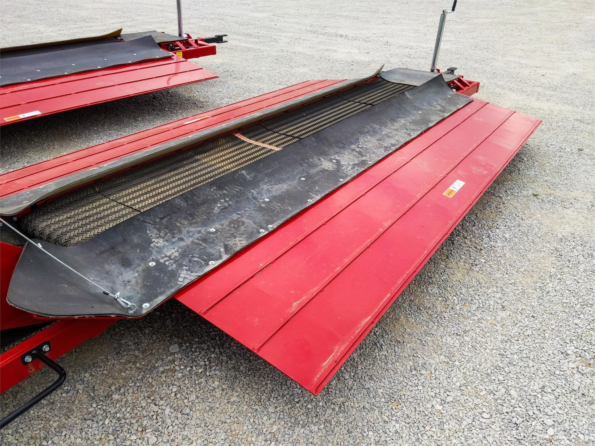 2025 Universal 2200 DRIVE OVER Augers and Conveyor - $26,538 ...