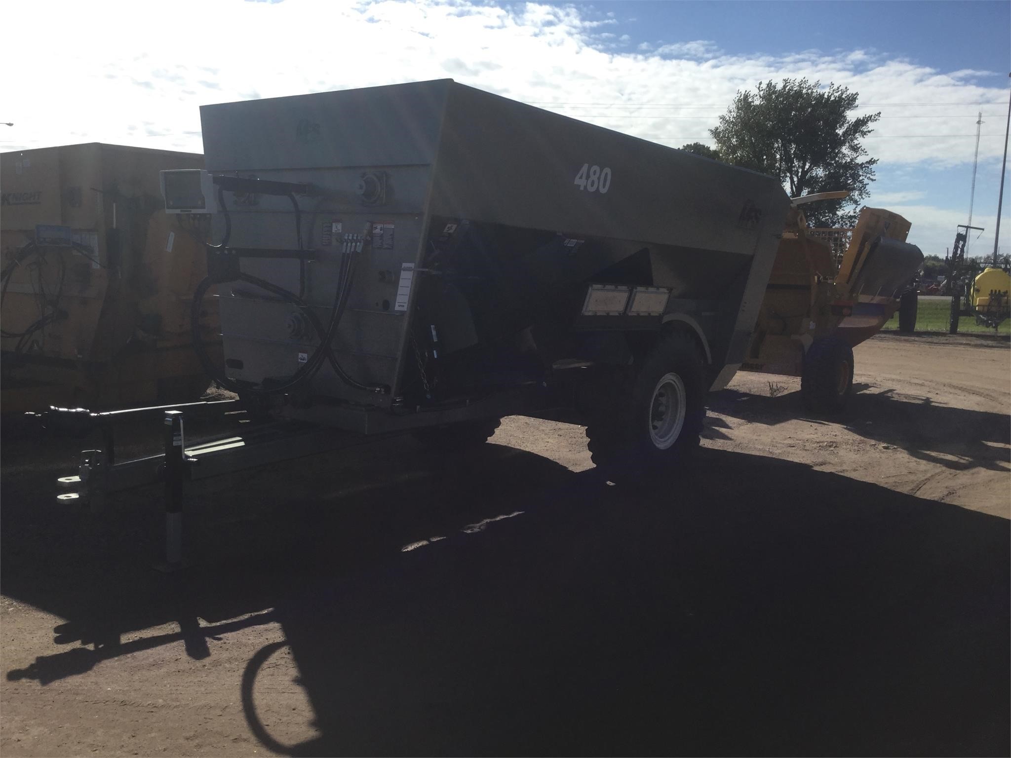 2023 Meyerink Farm Service 480 Grinders and Mixer - $Call | Machinery Pete