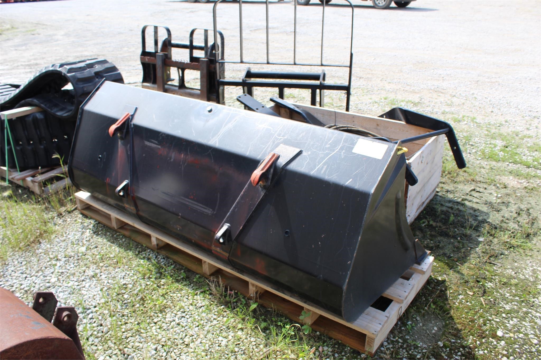 Case 80" Loader and Skid Steer Attachment - $1,350 | Machinery Pete