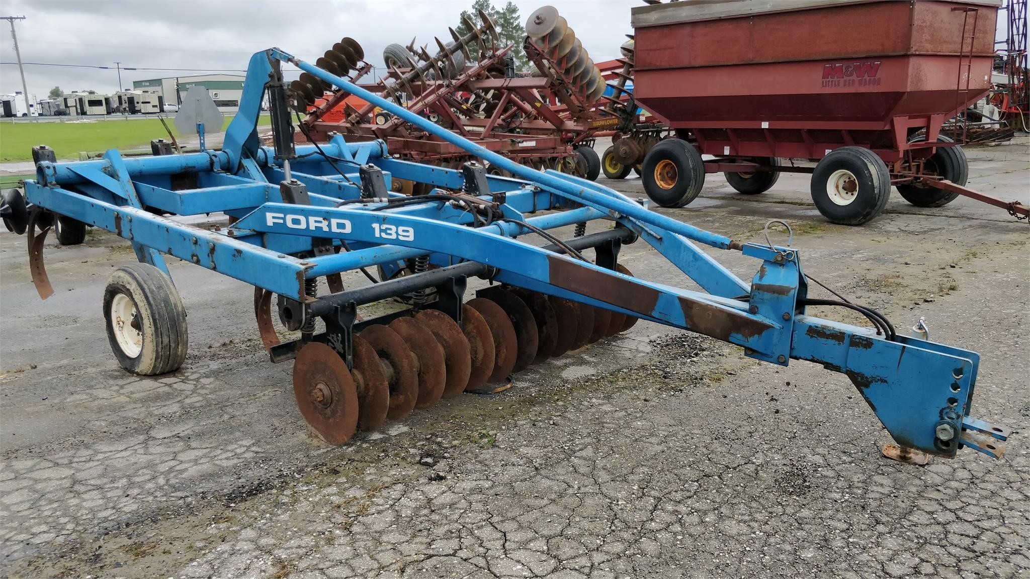 Ford 139 Chisel Plow - $5,900 | Machinery Pete