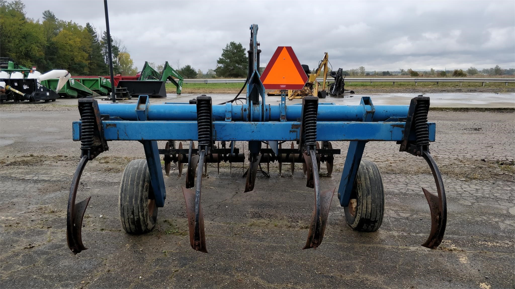 Ford 139 Chisel Plow - $5,900 | Machinery Pete